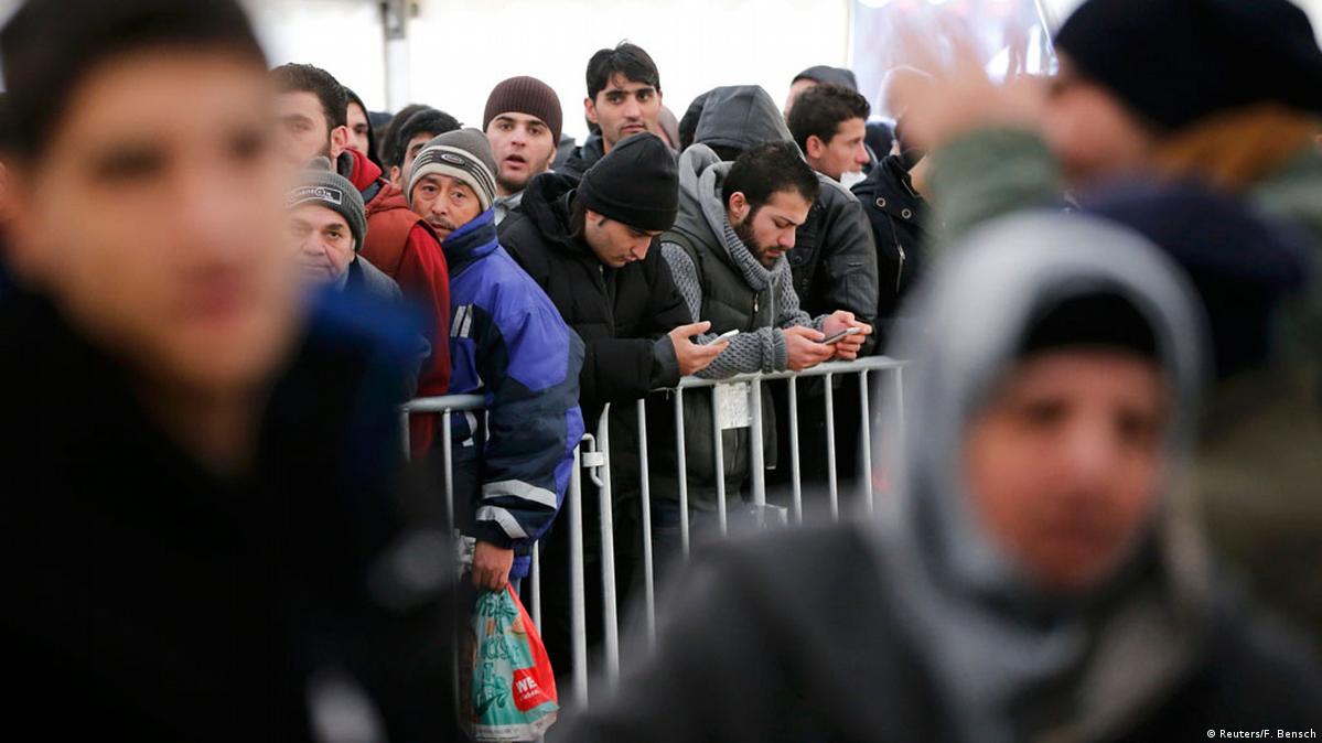 Germany approves tougher refugee screening – DW – 12/03/2015