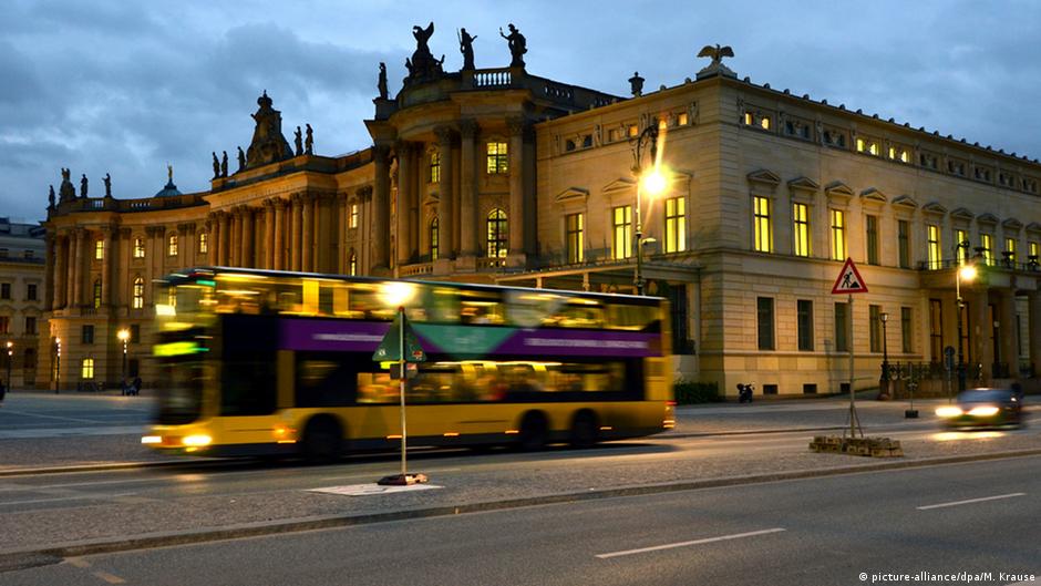 Tour Berlin from the 100 bus – DW – 12/21/2015