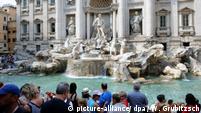 Rome cracks down on unruly tourists – DW – 07/25/2017