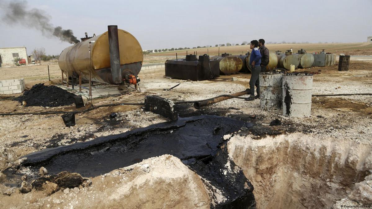 Makeshift oil refineries busy in Syria