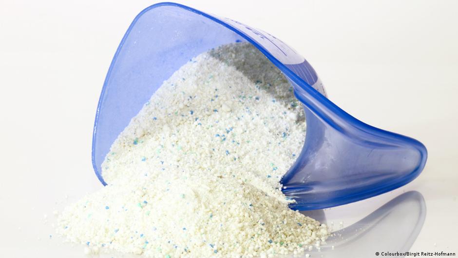 Outrage over Chinese laundry detergent ad – DW – 05/27/2016