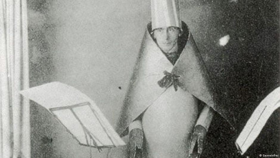 How Dadaists revolutionized art a century ago – DW – 02/02/2016