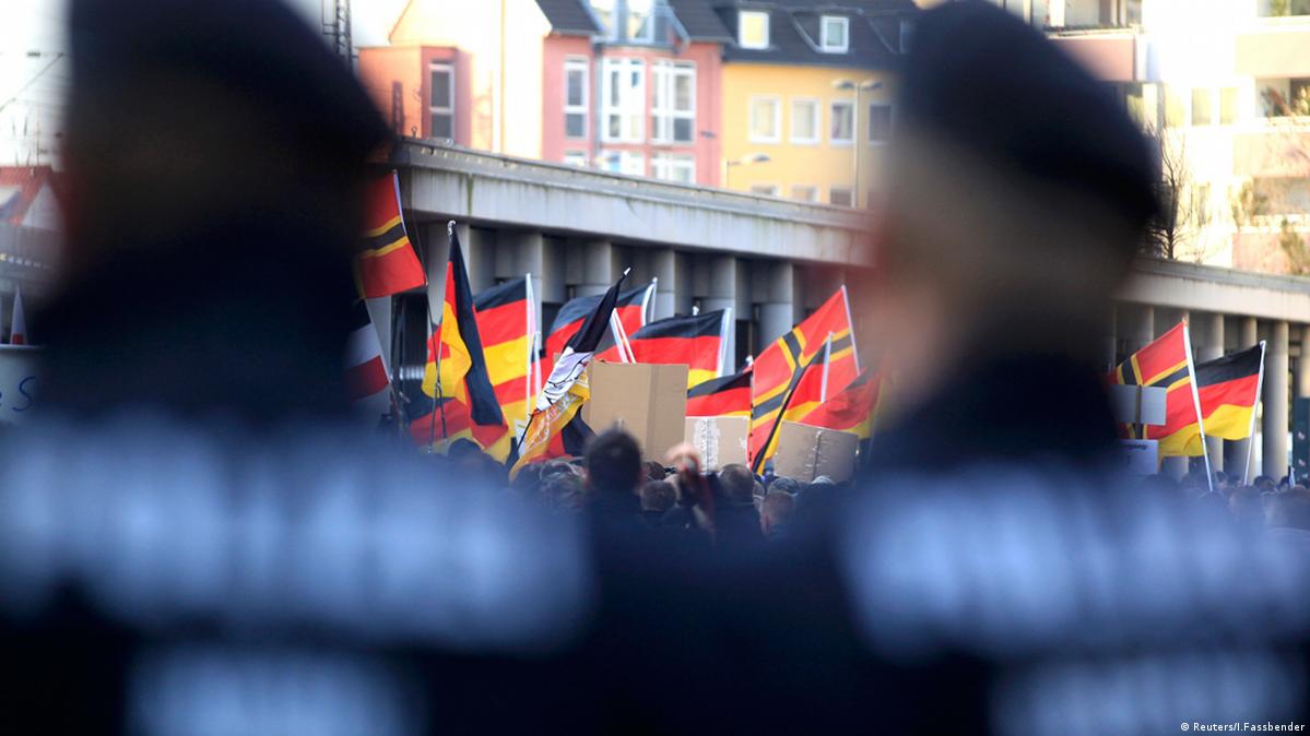 Frustration as police end Cologne protests – DW – 01/09/2016