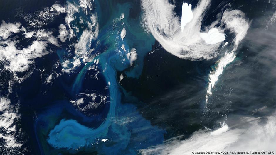 Giant icebergs slow global warming – DW – 01/12/2016 Giant icebergs slow global warming – DW – 01/12/2016