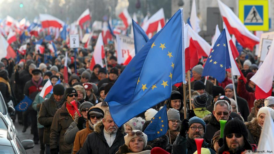 Polish protesters decry new surveillance law