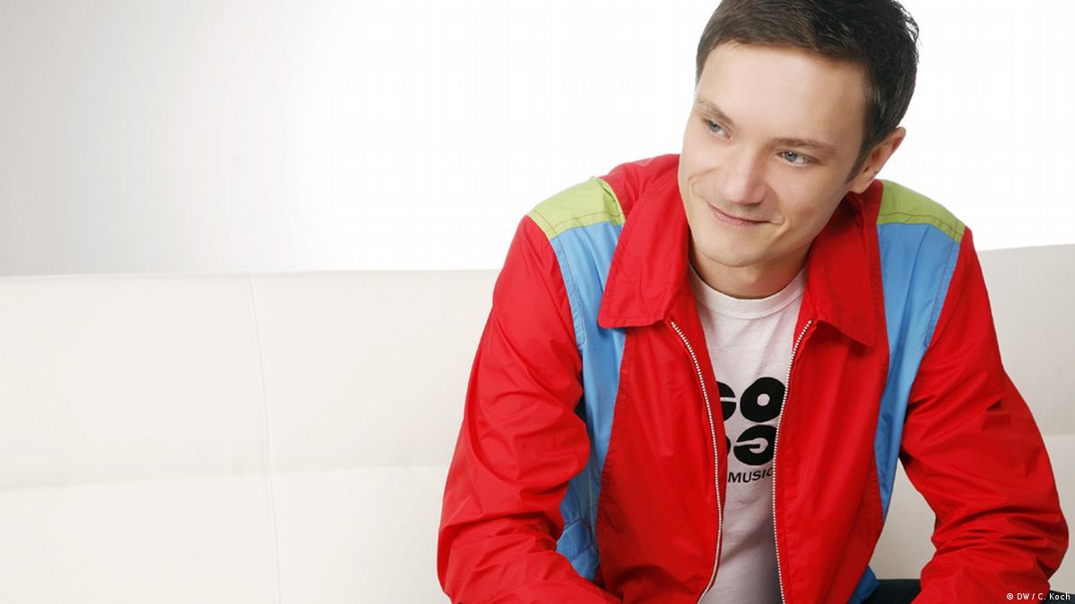 Ralf Gum - A star DJ in South Africa – DW – 02/01/2016