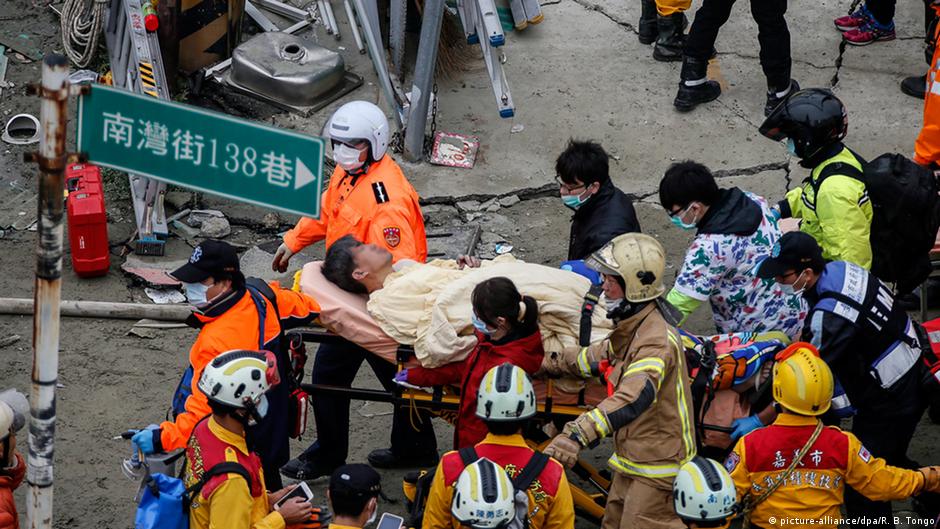 About 120 still missing after Taiwan quake – DW – 02/07/2016