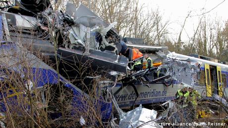 Death toll goes up in Bad Aibling train crash | News | DW | 11.02.2016