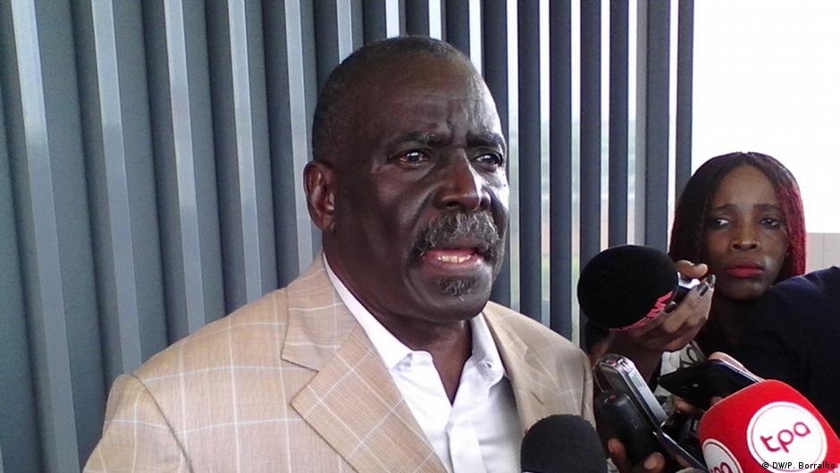 Angola: FNLA suspende histórico militante Ngola Kabangu – DW – 01/10/2025