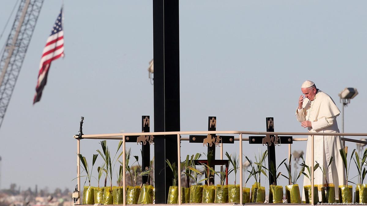 Pope leads political Mass at US-Mexico border – DW – 02/18/2016