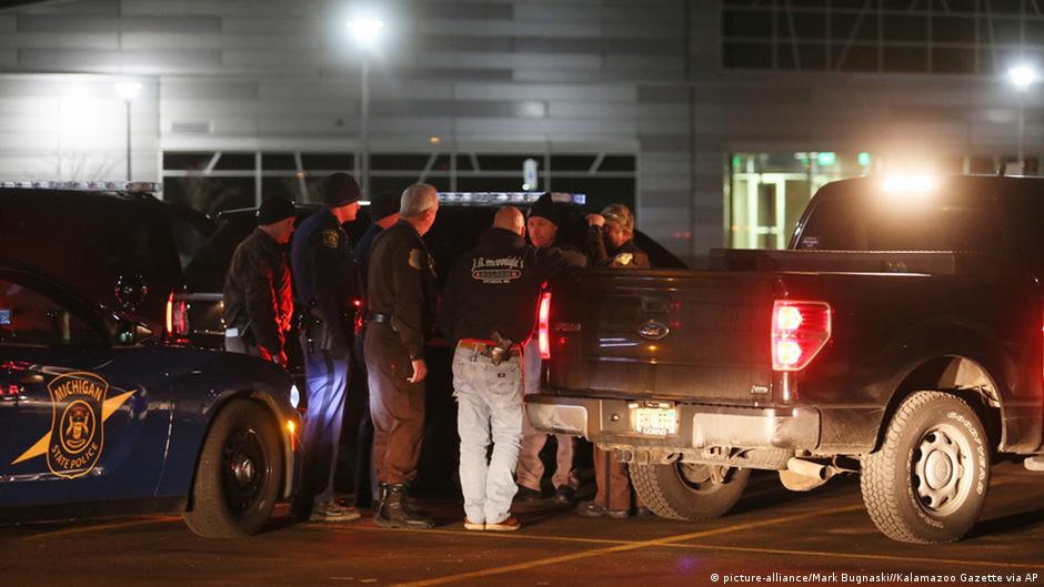 US 'random' shooting leaves six dead – DW – 02/21/2016