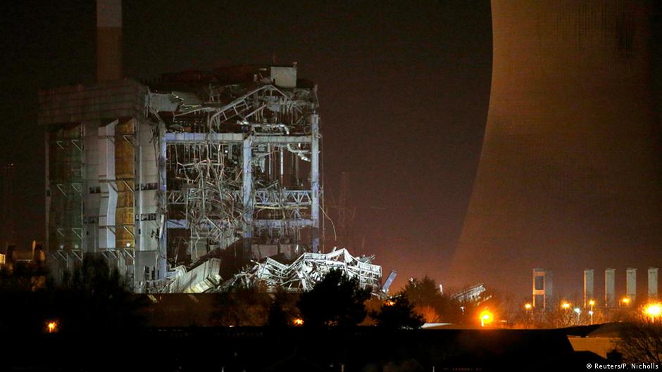 One dead in UK power plant collapse – DW – 02/24/2016
