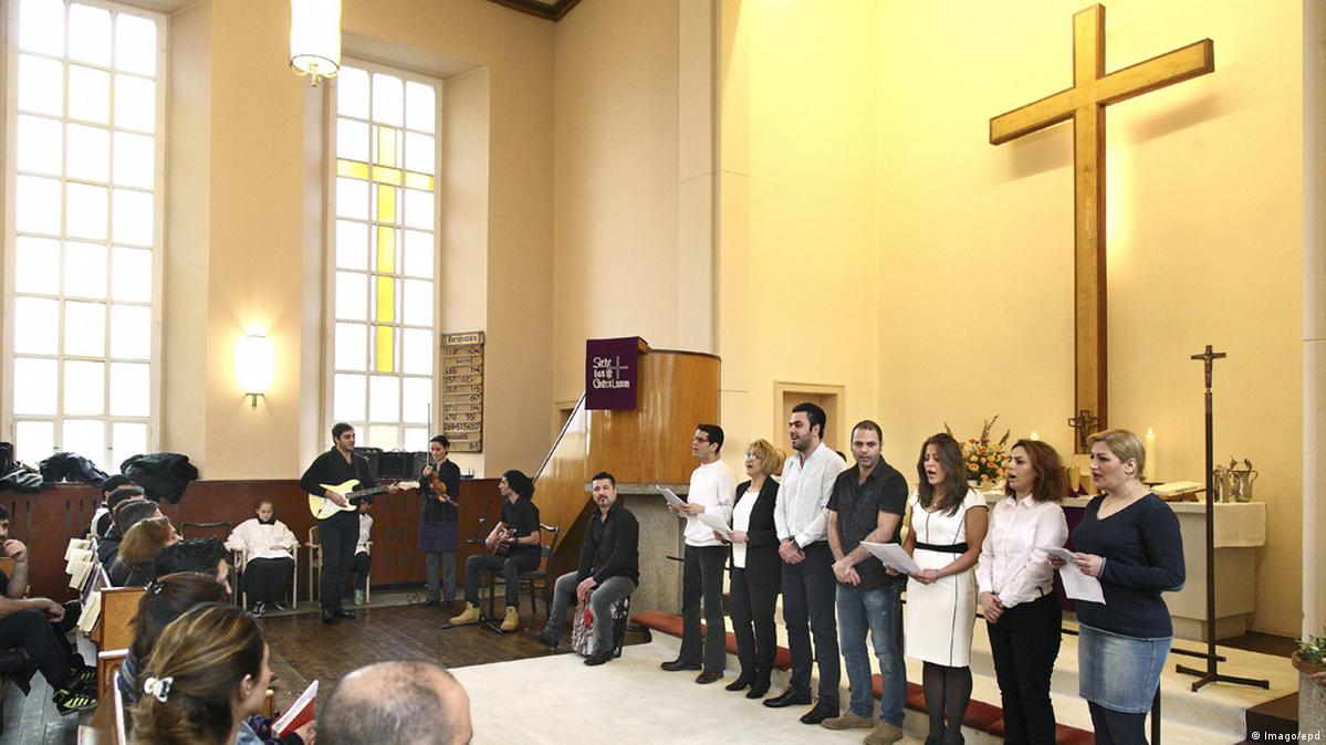 Churches see rise in refugee baptisms – DW – 05/09/2017