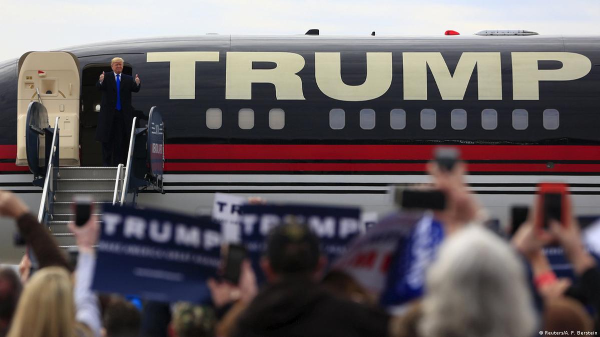 Trump says Chicago rally disrupted by 'thugs' – DW – 03/12/2016