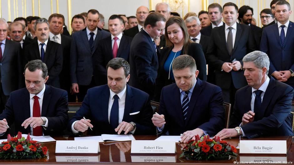 Slovakia swears in coalition government – DW – 03/23/2016