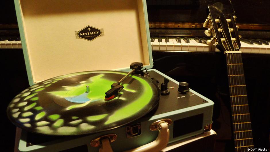 Music makes the world go round! – DW – 04/01/2016