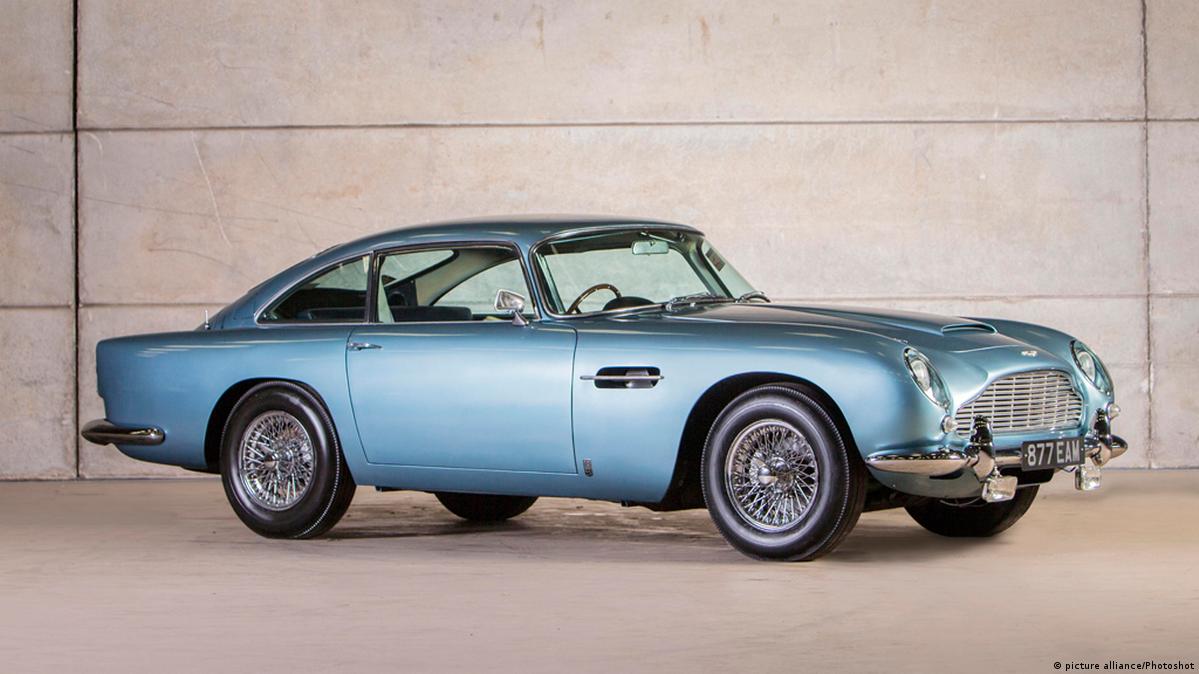 Celebrating vintage cars: 10 timeless designs