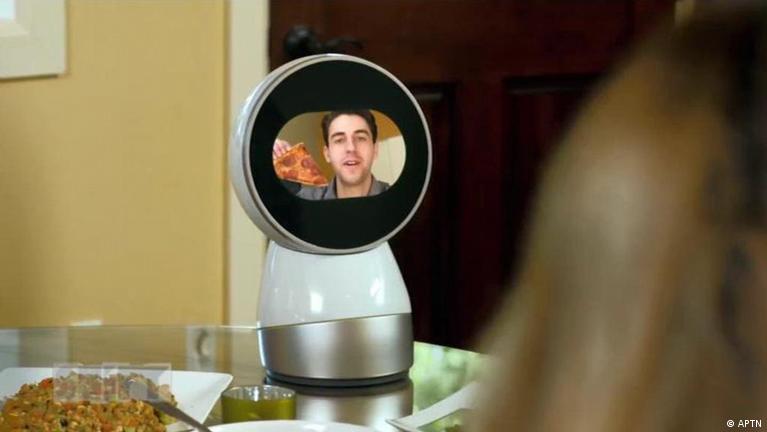 Social robots become part of the family – DW – 04/12/2016
