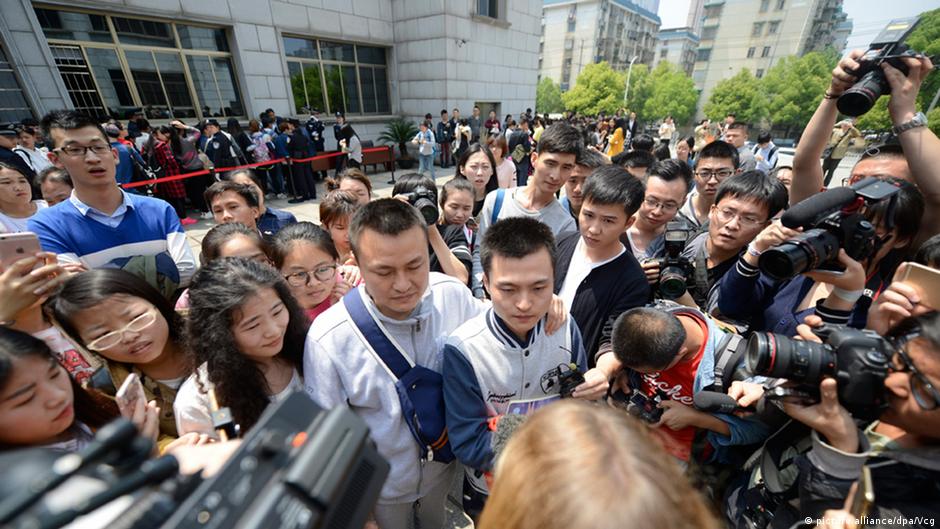 China's LGBT movement sees win in court loss – DW – 04/15/2016