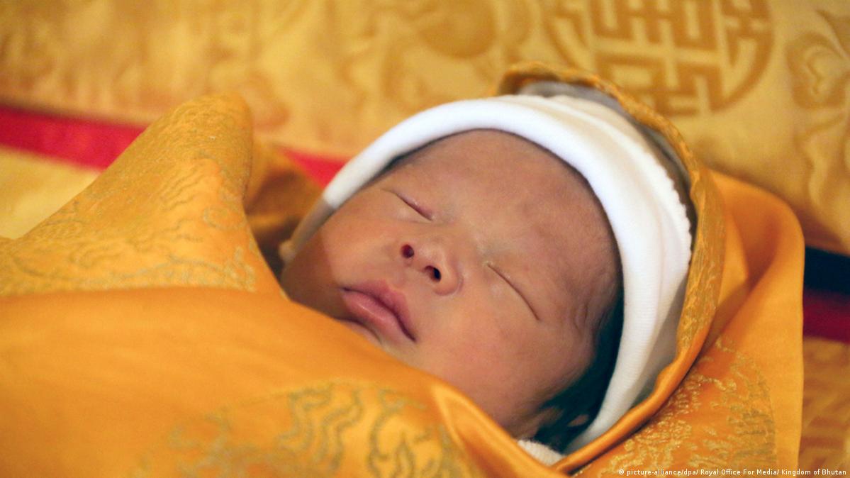 Bhutan's new crown prince named – DW – 04/16/2016