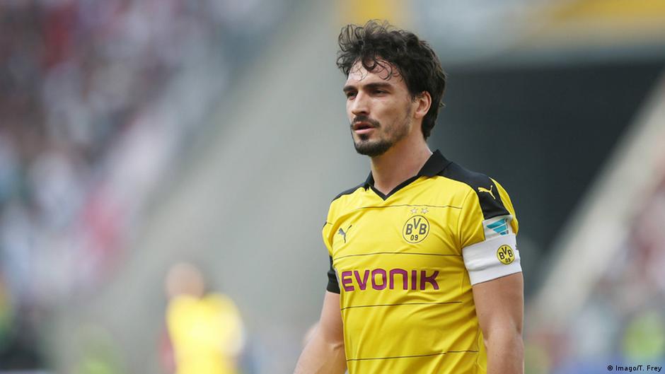 Bayern sign Hummels from rivals Dortmund