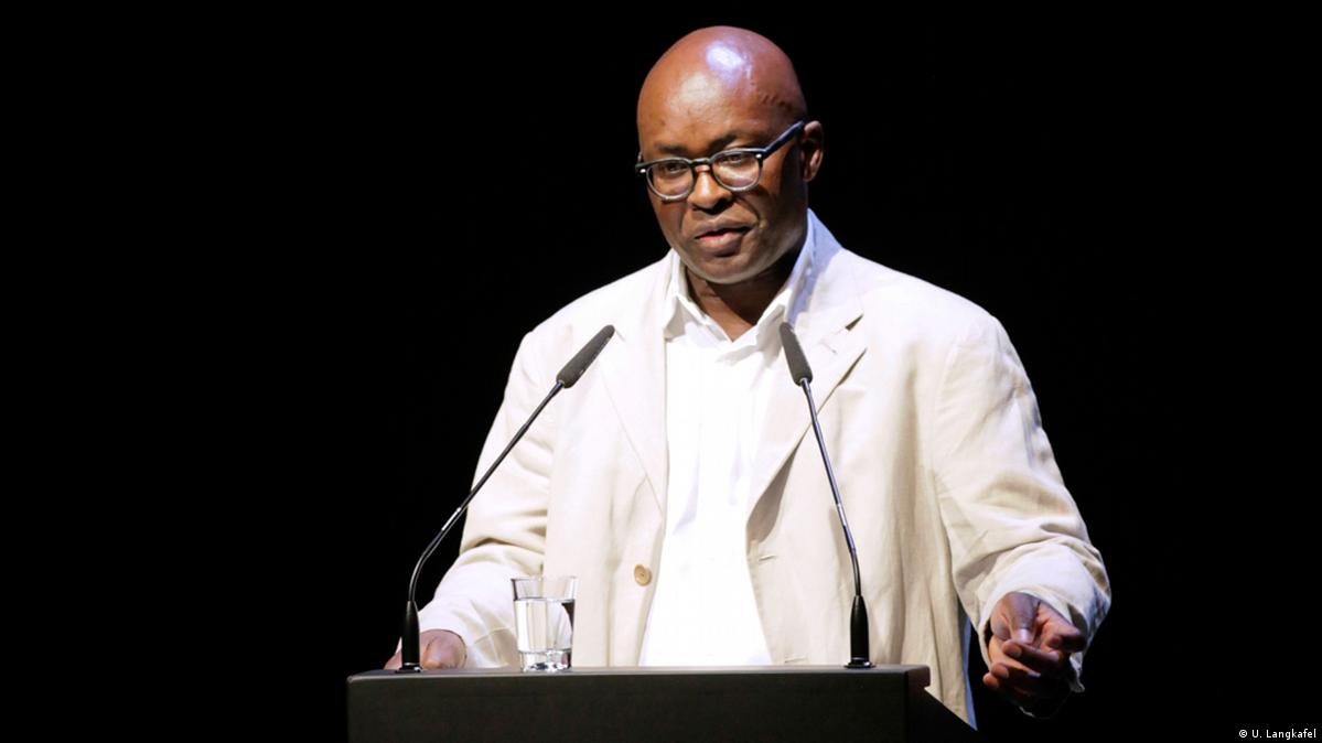 Achille Mbembe: 'the future resides in conviviality' – DW – 05/25/2016