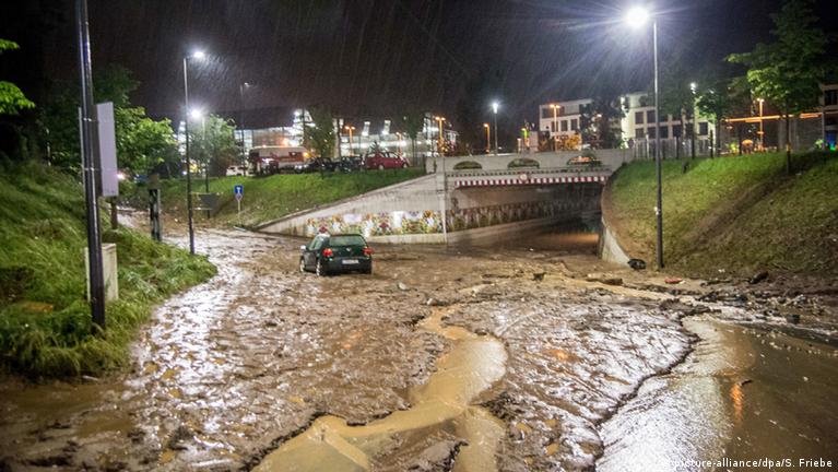 Deadly flooding hits southern Germany – DW – 05/30/2016