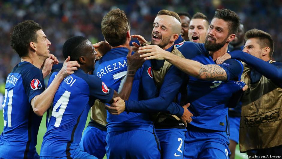 França garante vaga nas oitavas de final da Eurocopa – DW – 16/06/2016