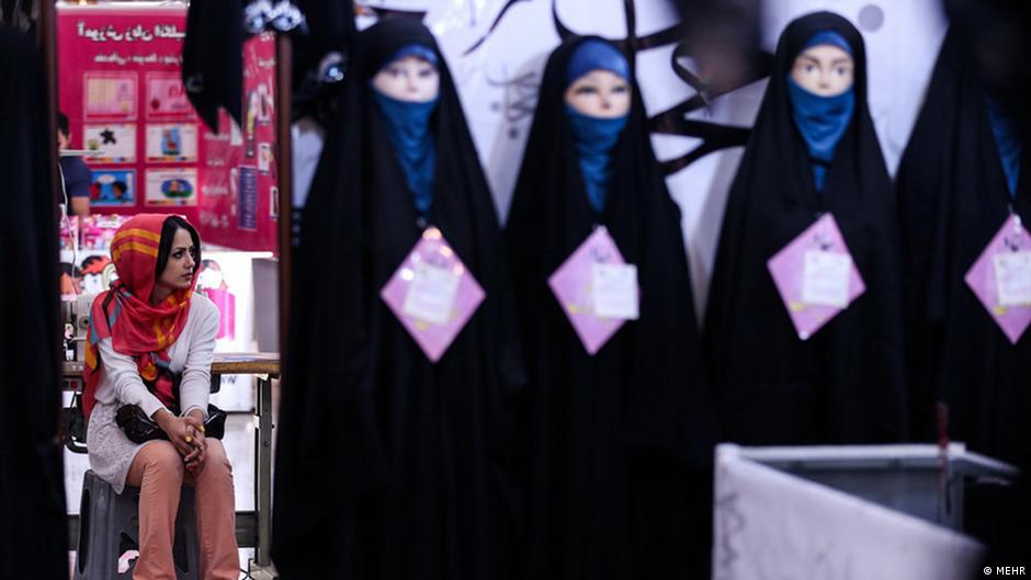 Iran cracks down on 'inappropriate' clothes – DW – 09/05/2016