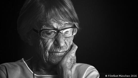 Goebbels' secretary 'knew nothing of Nazi crimes' – DW – 04/06/2017