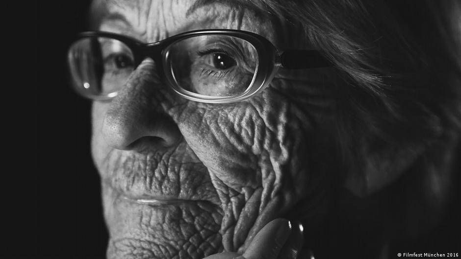 A German Life - Goebbels' secretary – DW – 04/10/2017