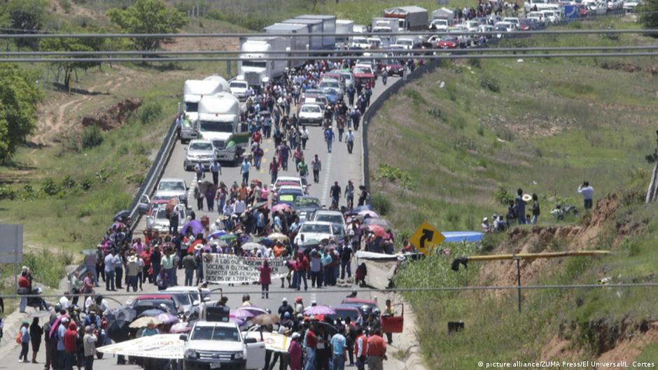 Mexico airlifts grain to Oaxaca amid teacher protests