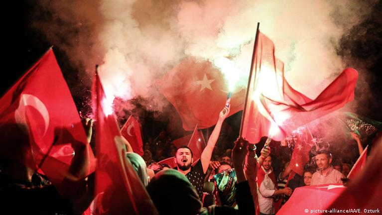 New challenges ahead after Turkey's failed coup – DW – 07/17/2016