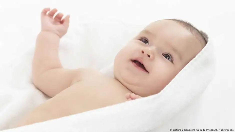 طفل أردني من تقنية "الطفل ثلاثي الآباء" | منوعات | نافذة DW عربية على ...