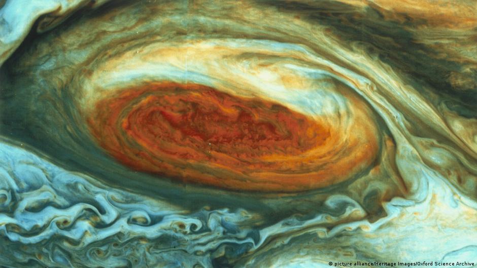 Jupiter's big red hotspot? – DW – 07/28/2016