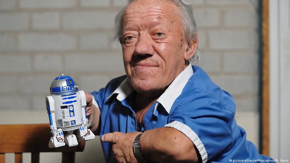 Kenny Baker, R2-D2 in 'Star Wars,' dies aged 81 – DW – 08/14/2016