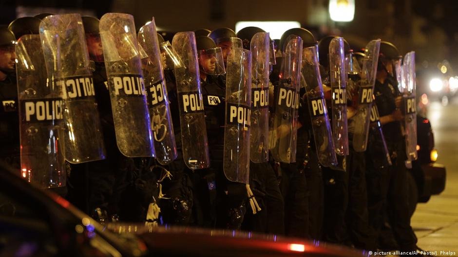 Milwaukee curfew appears to pre-empt protest – DW – 08/16/2016