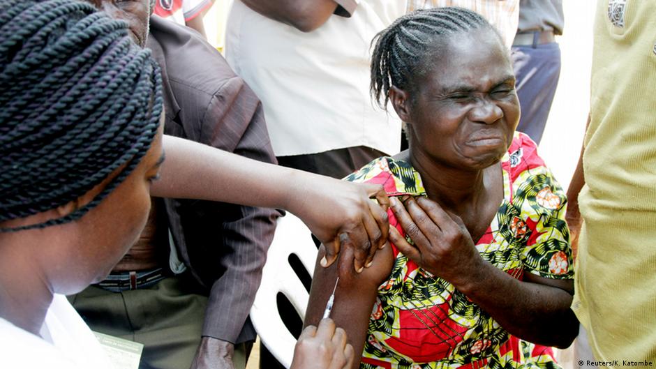Massive yellow fever vaccination begins