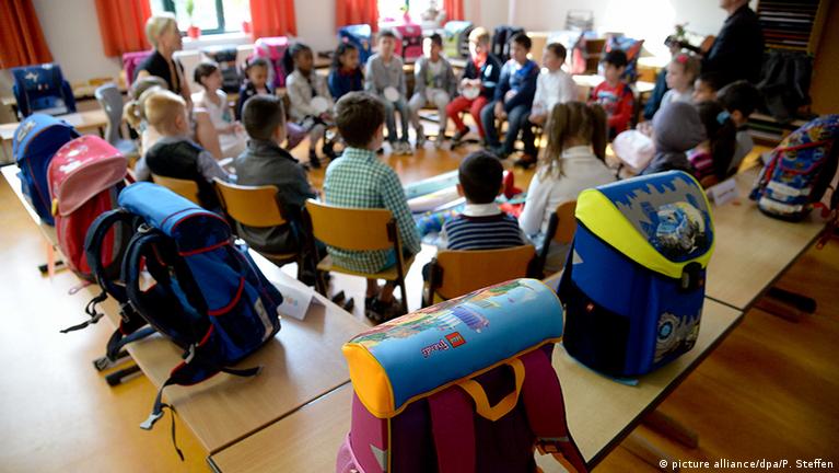 How Germany celebrates the first day of school – DW – 08/23/2016