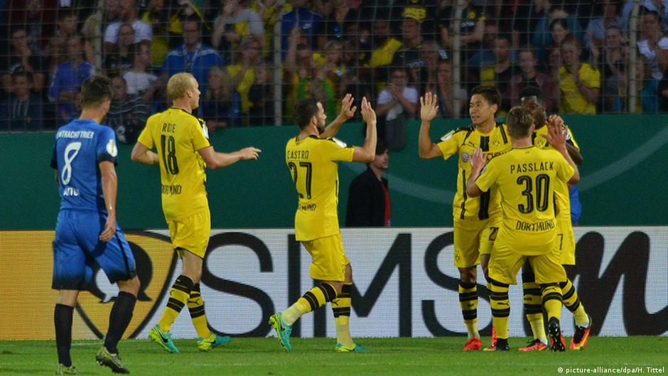 Dortmund, Hamburg advance in German Cup – DW – 08/23/2016