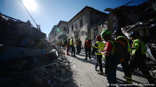 Amatrice beyond repair after earthquake – DW – 08/26/2016