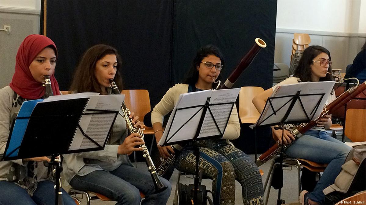 Young Arab musicians play for peace in Berlin – DW – 08/31/2016