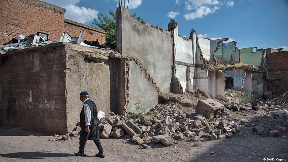 Rebuilding Turkey's southeast – DW – 09/05/2016