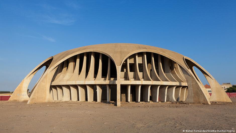 Cinemas únicos em Angola | Mediateca – Todo o conteúdo – DW África | DW ...