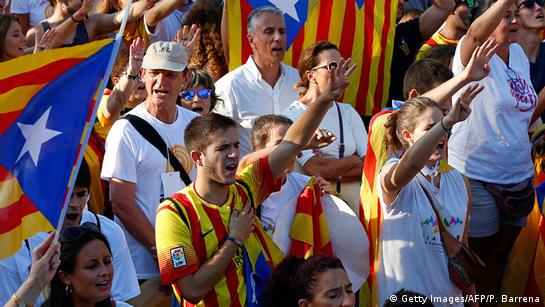 Catalonia pledges independence vote in 2017