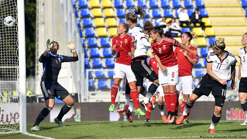 Germany's women qualify for Euro 2017 with perfect record