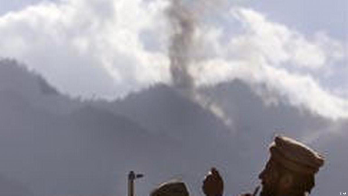 Tora Bora Cave War Continues – DW – 12/16/2001