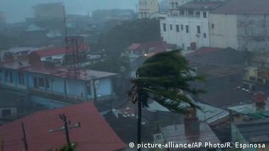 Hurricane Matthew death toll mounts – DW – 10/05/2016
