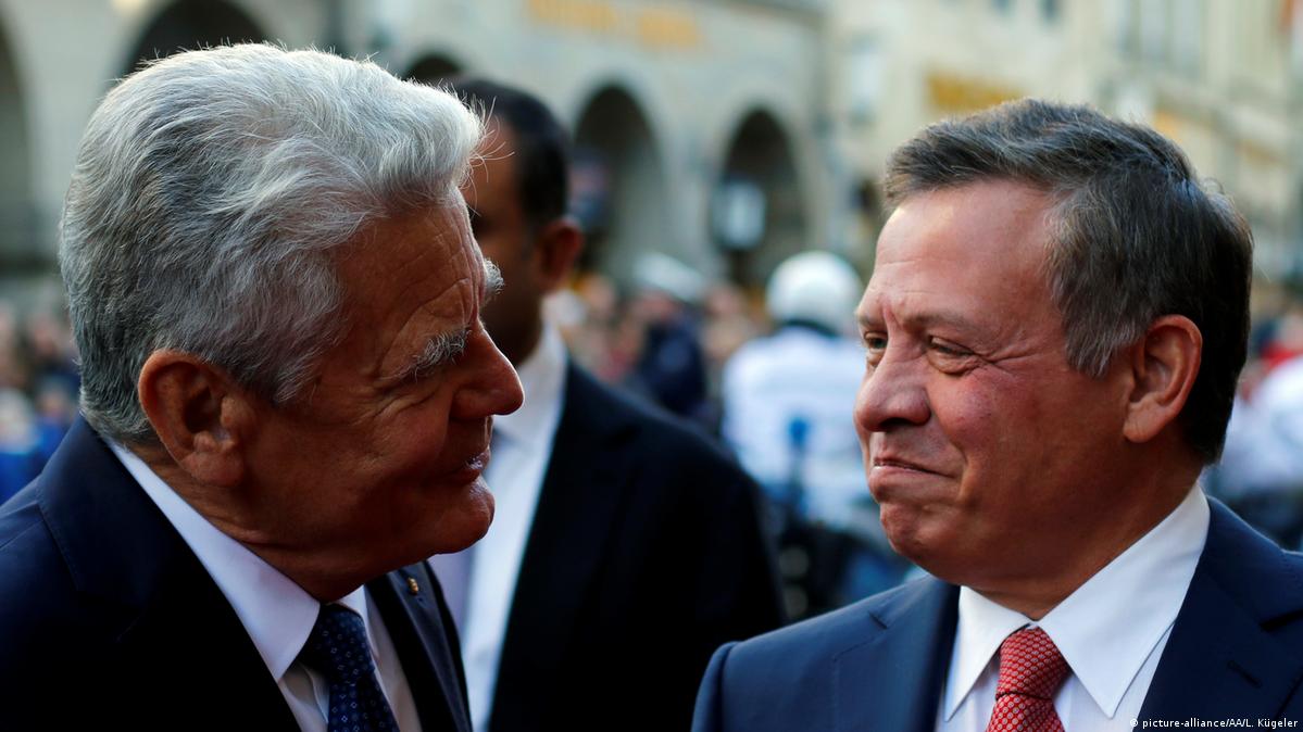 King of Jordan receives German peace prize – DW – 10/08/2016