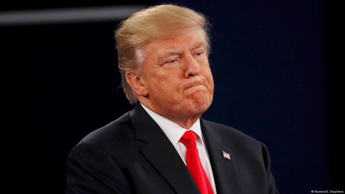 Donald Trump denuncia "conspiración" de medios en su contra